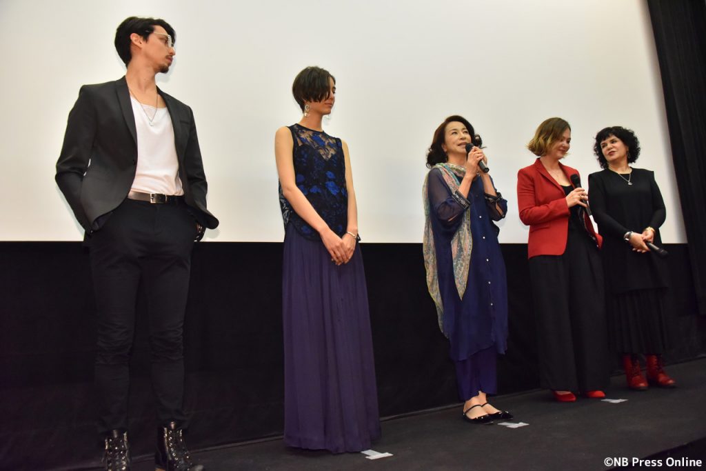 自由の国・街だからこその孤独。NYに住む日本人女性の孤独の愛。映画『MAKI マキ』初日舞台挨拶 – NB Press Online