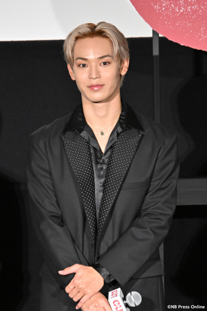 与田祐希(乃木坂46)が見守る中、倉悠貴、JO1メンバーらが「しり相撲対決！」映画『OUT』完成披露上映会 – NB Press Online