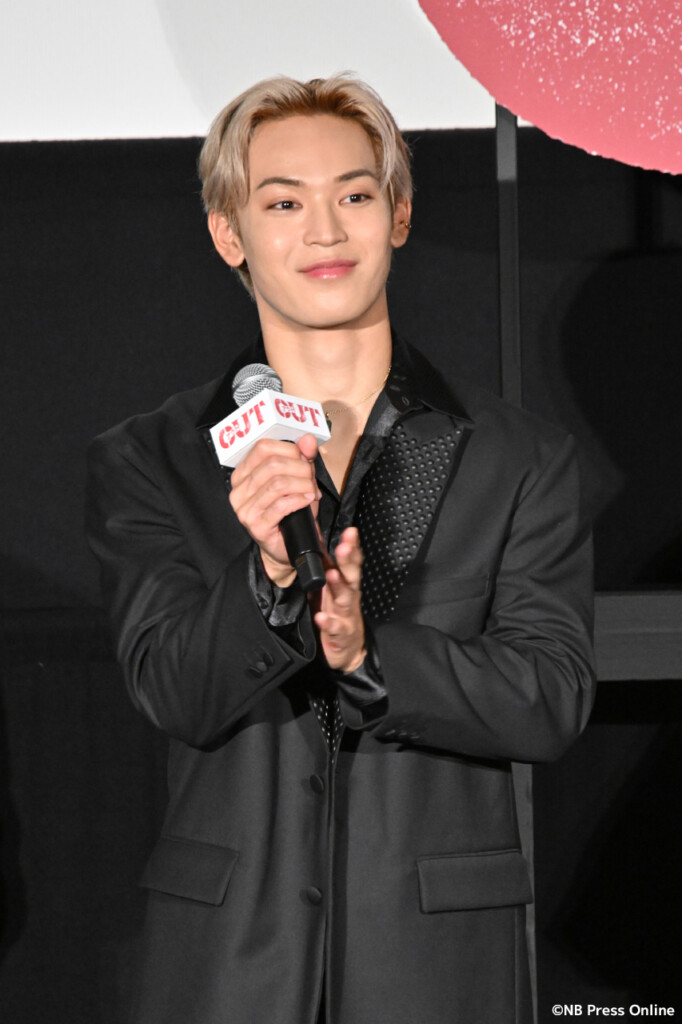 与田祐希(乃木坂46)が見守る中、倉悠貴、JO1メンバーらが「しり相撲対決！」映画『OUT』完成披露上映会 – NB Press Online