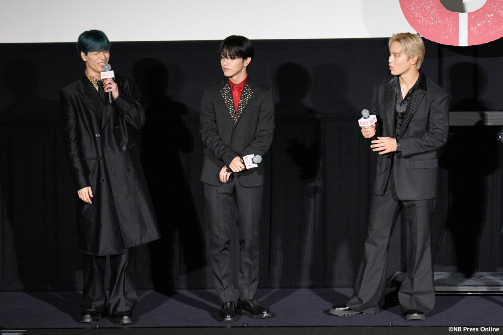 与田祐希(乃木坂46)が見守る中、倉悠貴、JO1メンバーらが「しり相撲対決！」映画『OUT』完成披露上映会 – NB Press Online