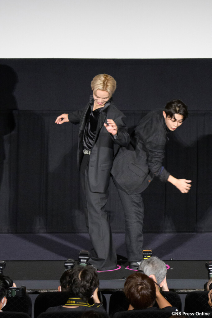 与田祐希(乃木坂46)が見守る中、倉悠貴、JO1メンバーらが「しり相撲対決！」映画『OUT』完成披露上映会 – NB Press Online